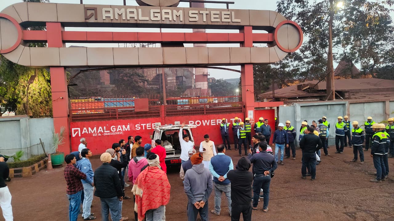 Kandra Amalgam Steel Worker Death कांड्रा: मनीष बाजपेई की संदिग्ध मौत ...